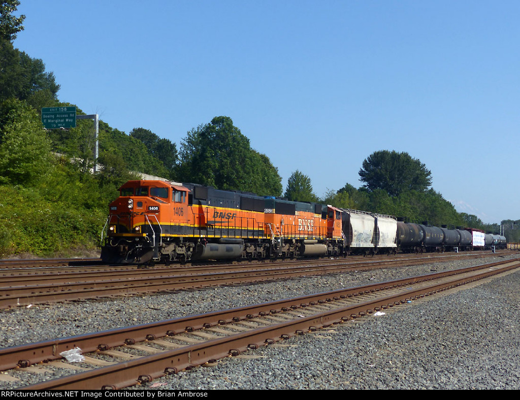 N/b BNSF Crew 4